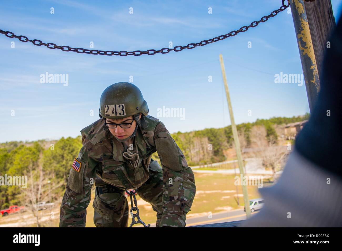 U s army soldier prepares rappel hi-res stock photography and images ...