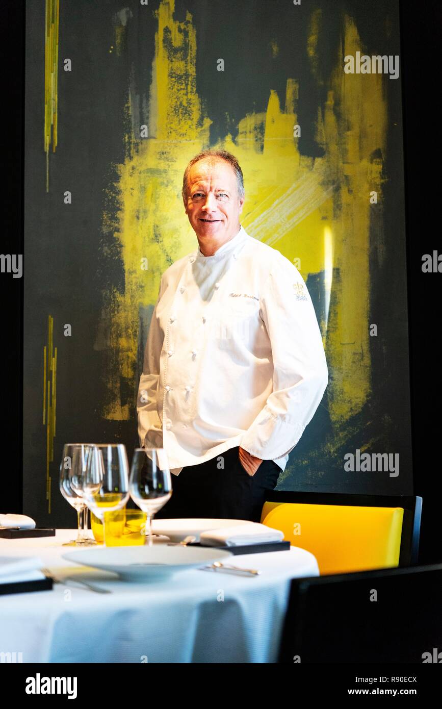 La pyramide restaurant hi-res stock photography and images - Alamy