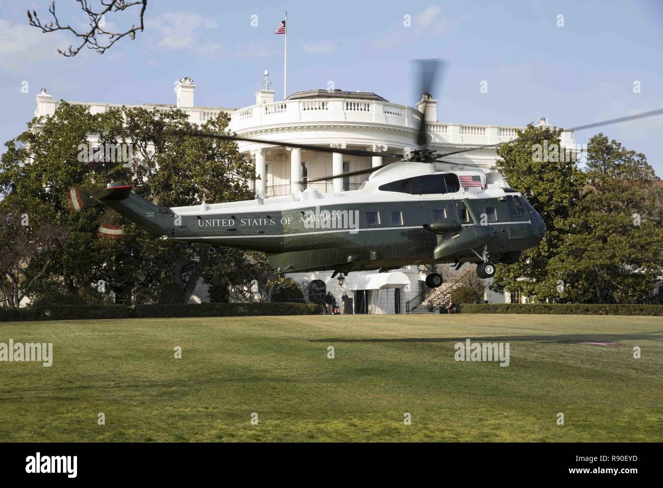 U.S. Marine pilots with Marine Helicopter Squadron One practice landing ...