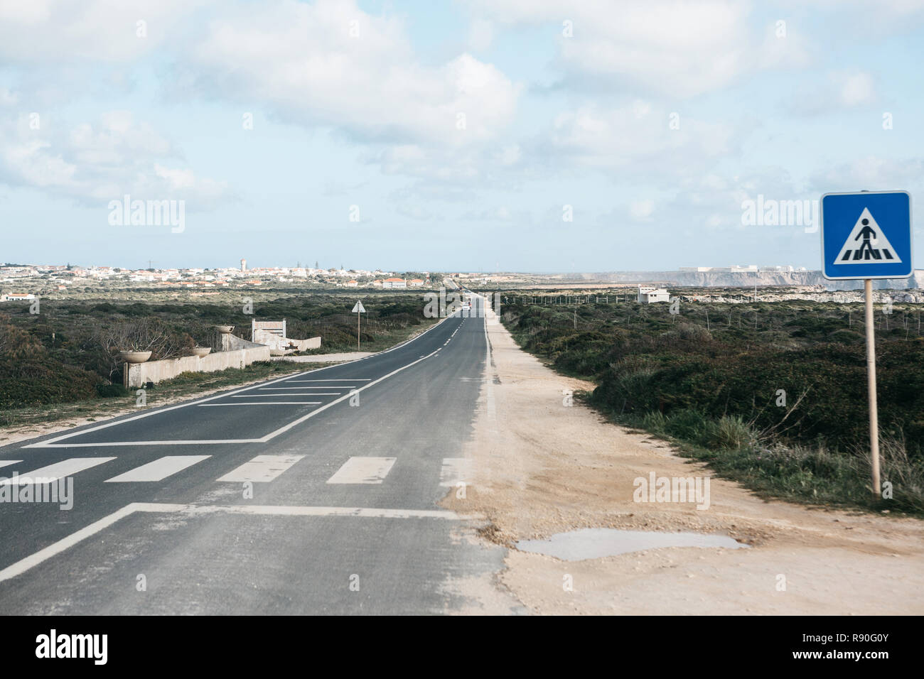 Roadside sign distance city hi-res stock photography and images - Alamy