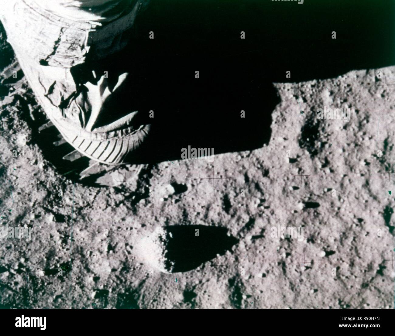 Buzz Aldrin's footprint on the Moon, Apollo 11 mission, July 1969 ...