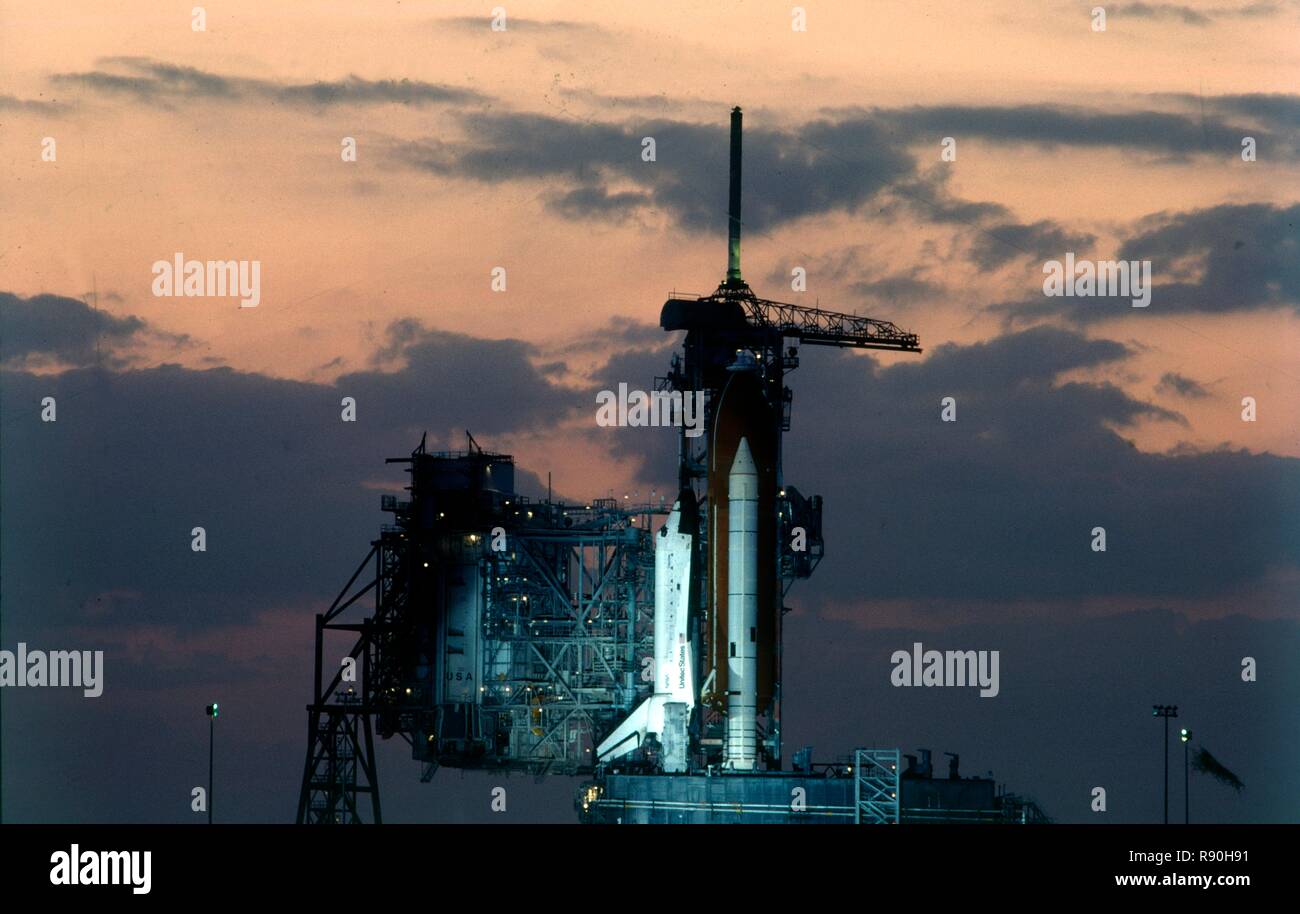 Space Shuttle on launch pad, Kennedy Space Center, Merritt Island ...