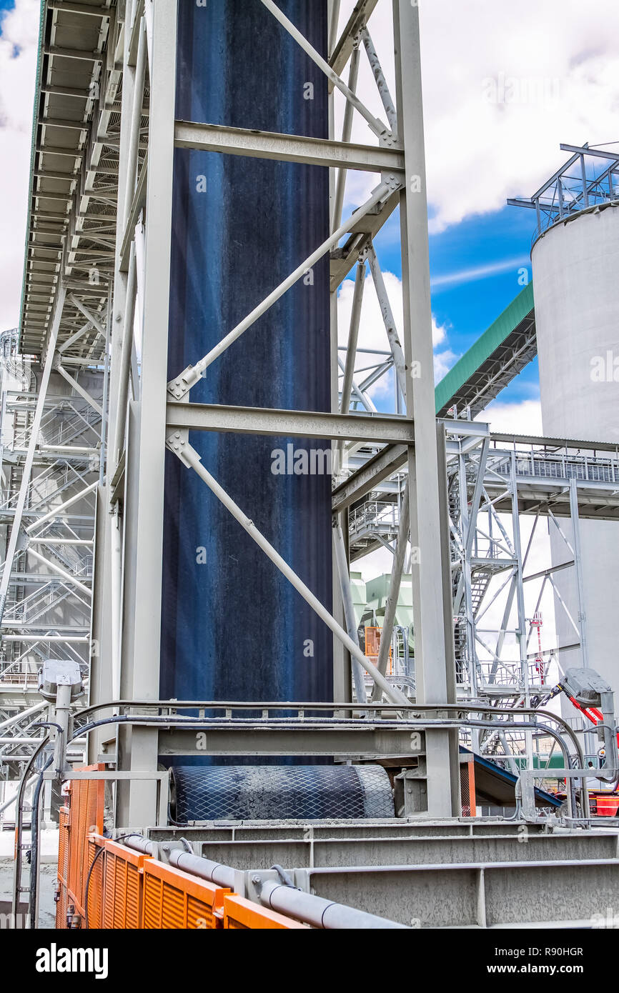 Platinum mining and refining hi-res stock photography and images - Alamy