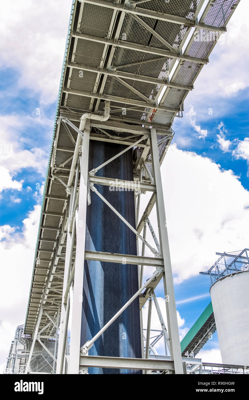 Platinum mining and refining hi-res stock photography and images - Alamy