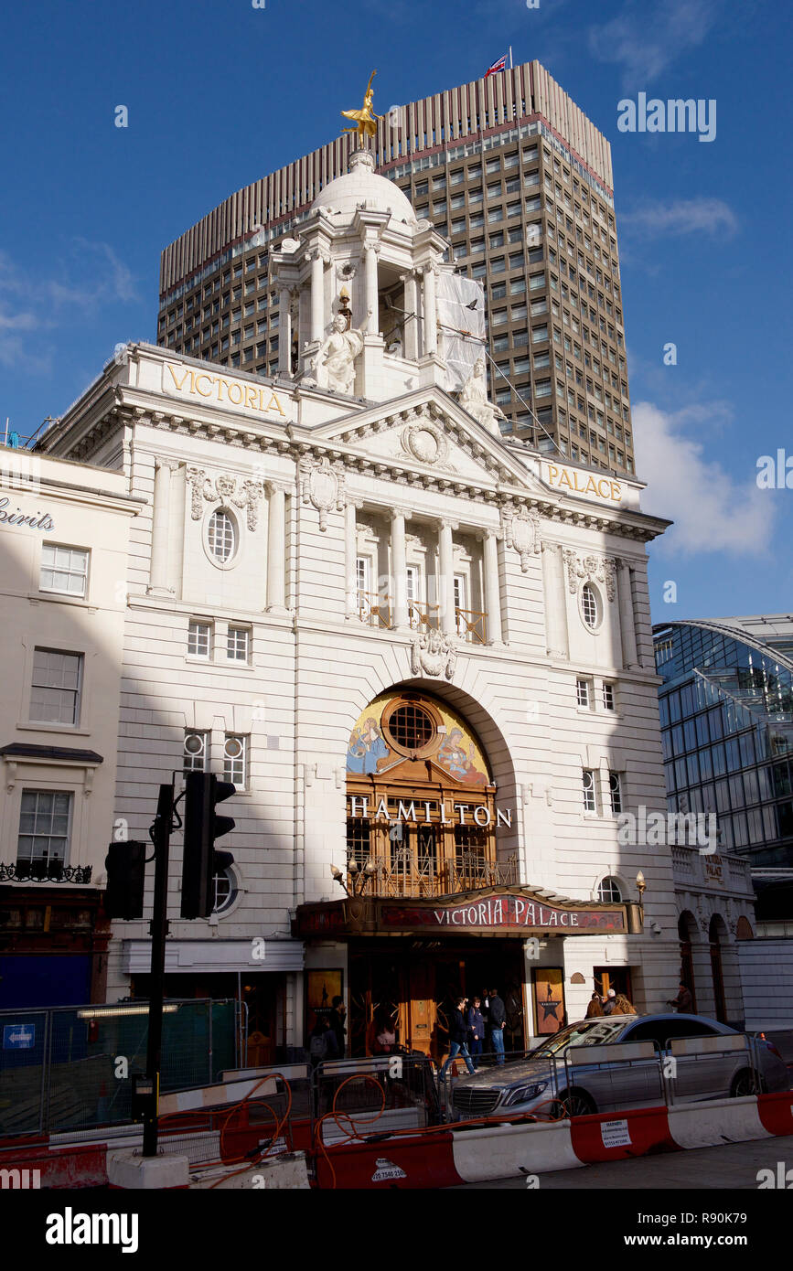 Victoria palace theatre in london hi-res stock photography and images - Alamy