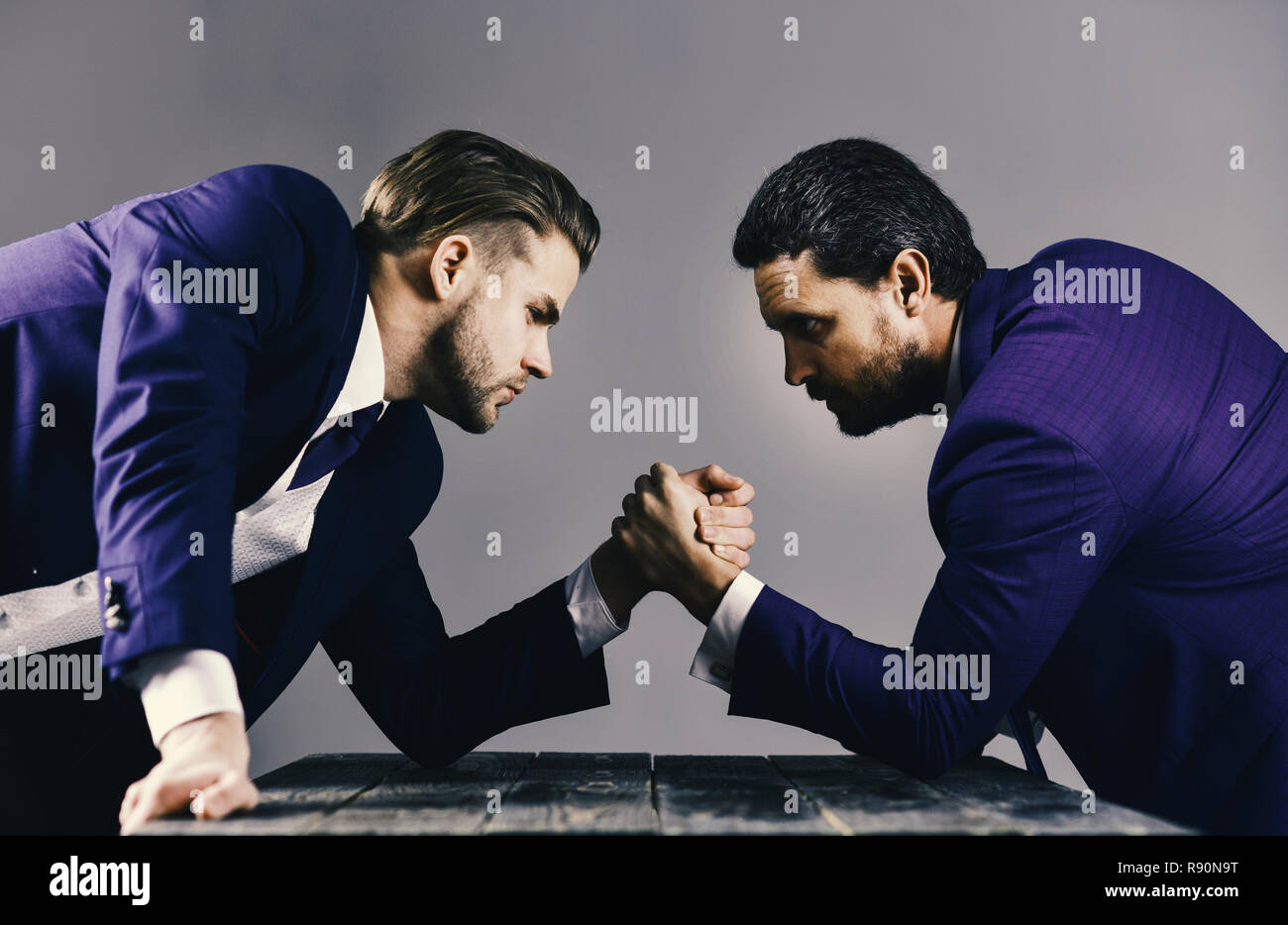 Two people arguing in suits hi-res stock photography and images - Alamy