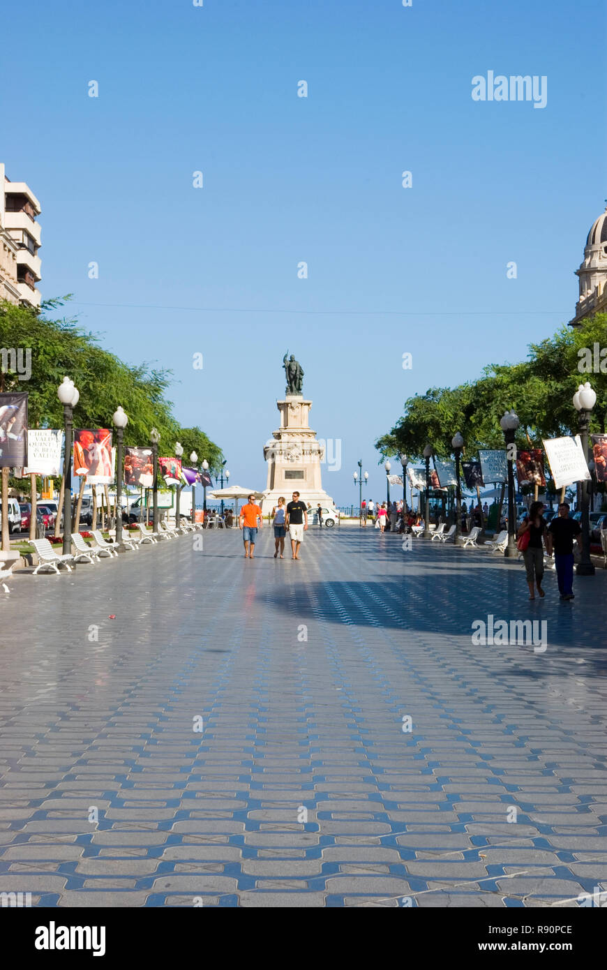 Monument to Roger of Lauria in Tarragona Stock Photo - Alamy