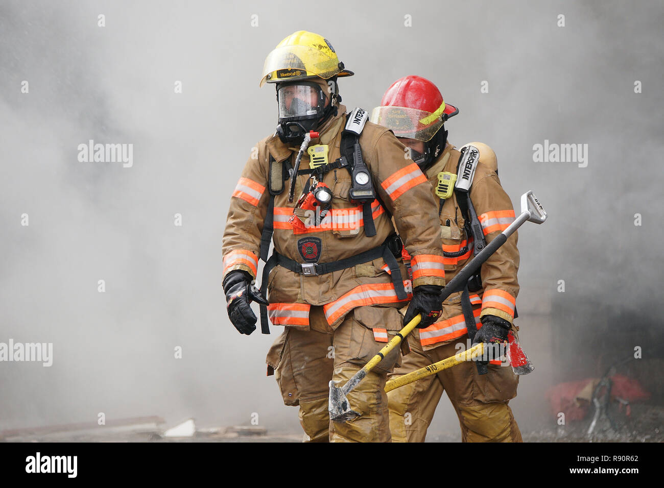 Firemen hi-res stock photography and images - Alamy
