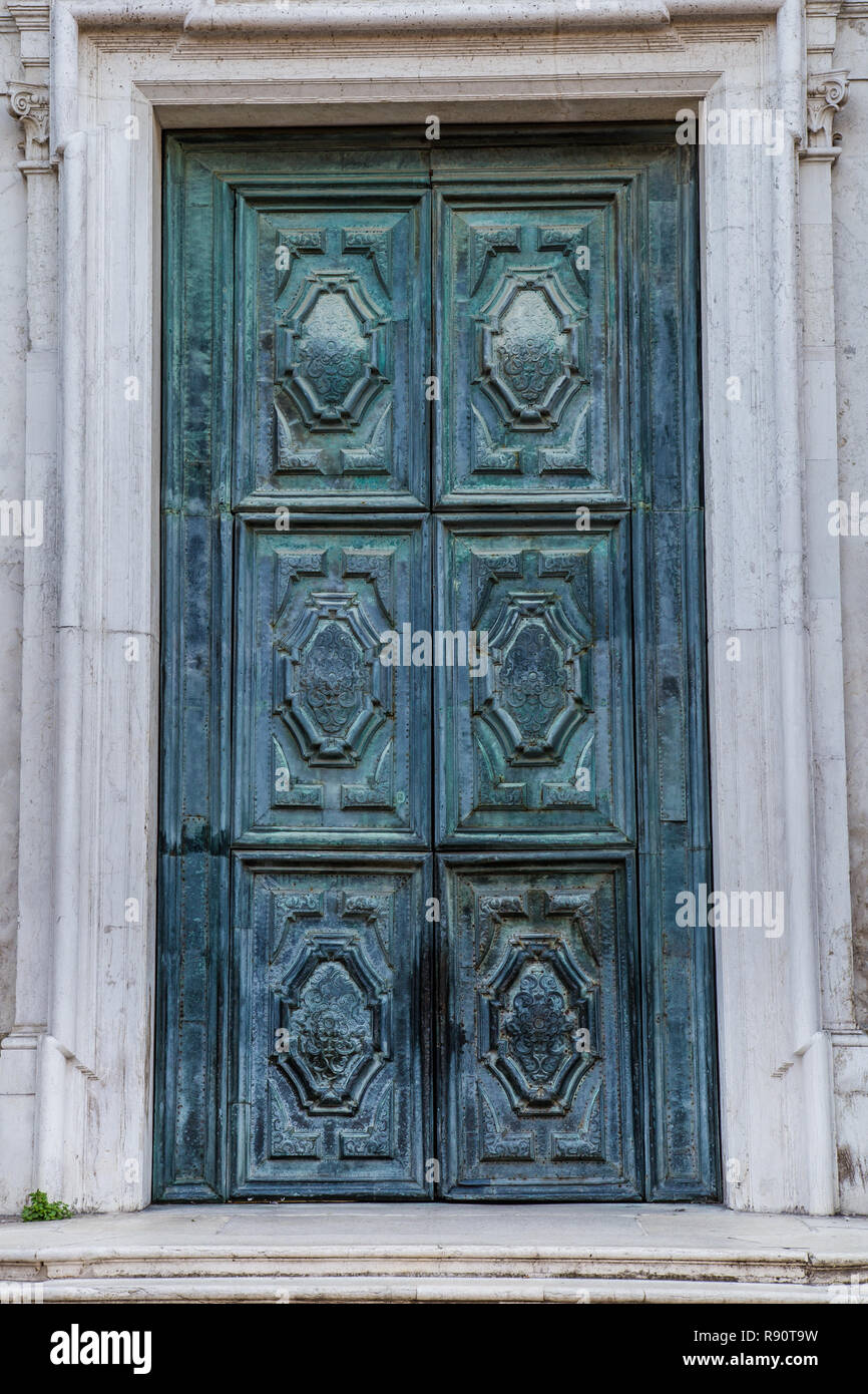 Copper entrance door hi-res stock photography and images - Alamy