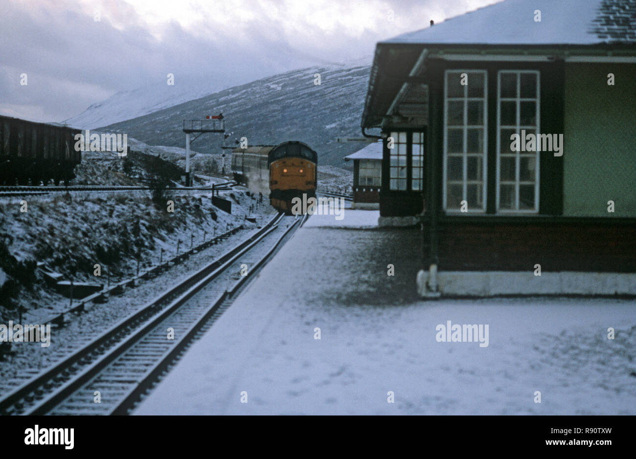 Scotland snow 1980s hi-res stock photography and images - Alamy