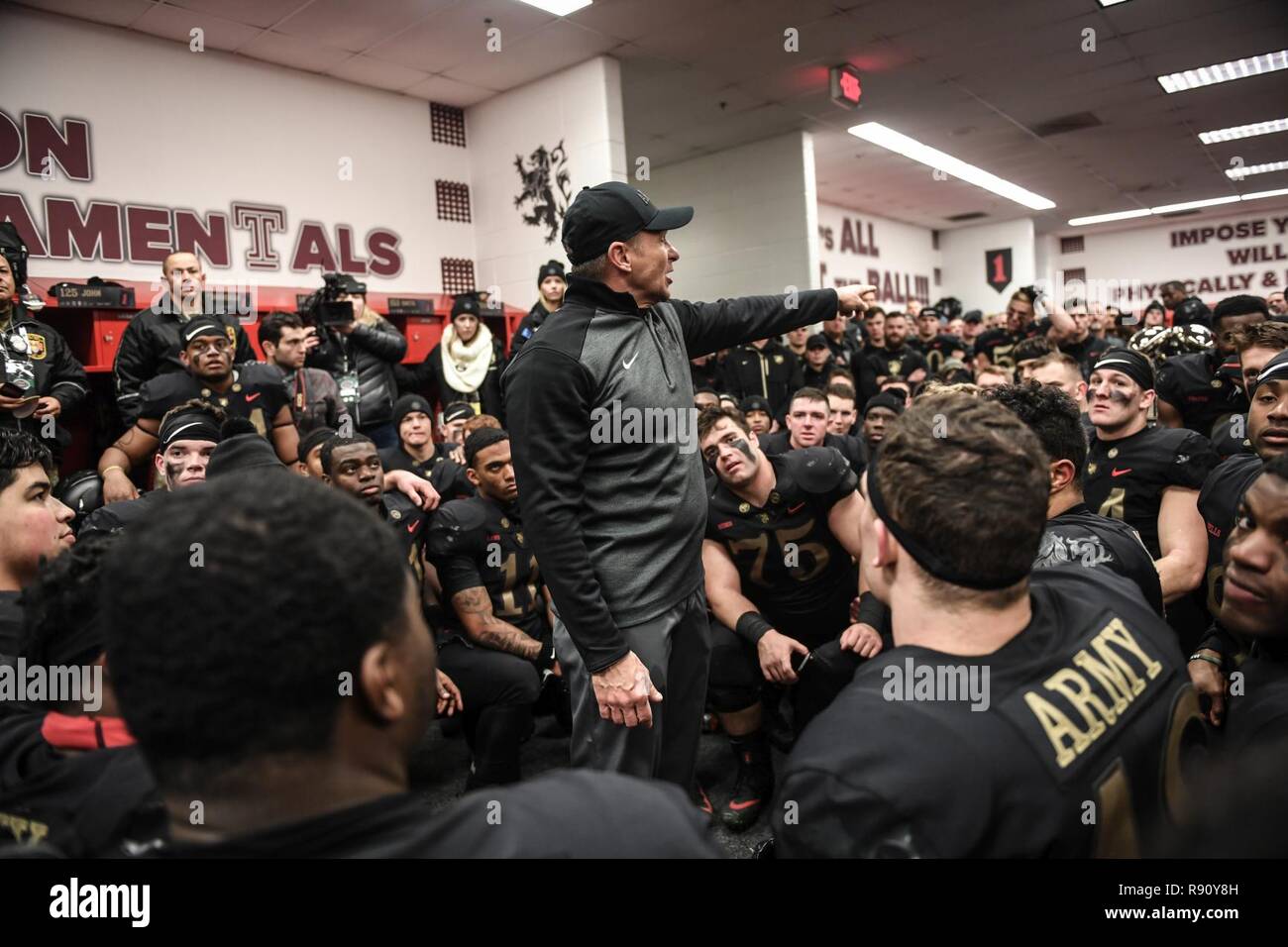 Westpoint football team hi-res stock photography and images - Alamy