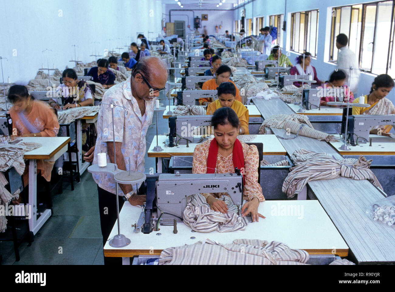 Indian textile factory machines hi-res stock photography and images - Alamy