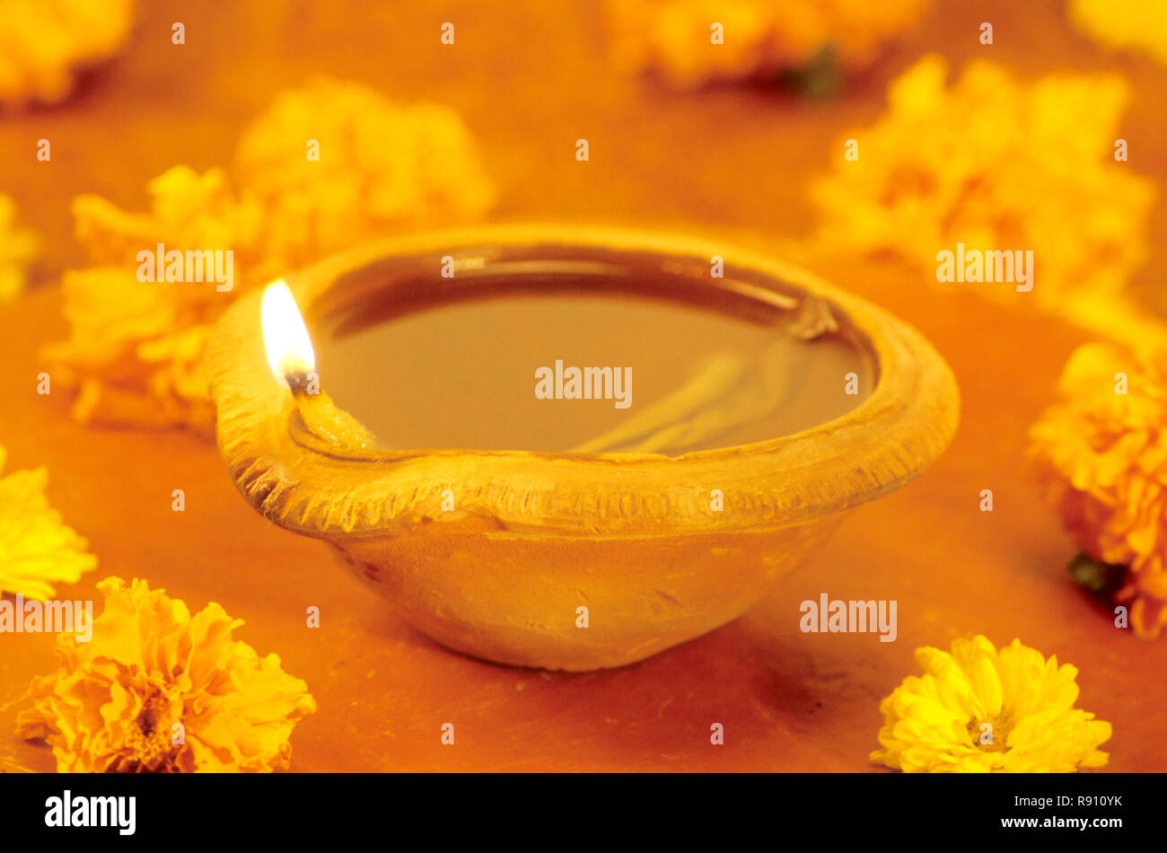 oil lamps, diwali Deepawali festival, india Stock Photo - Alamy