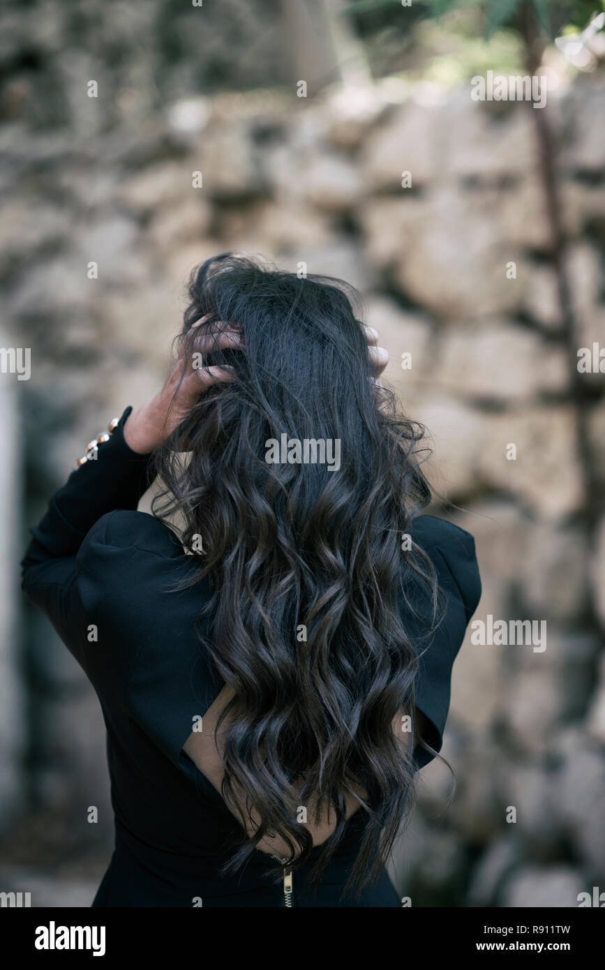 Women head rear view hi-res stock photography and images - Alamy