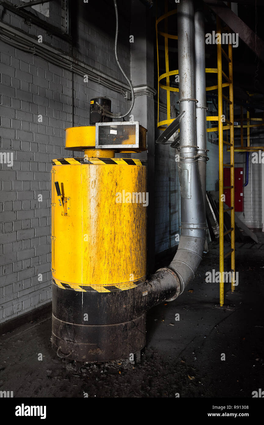 Separator dust collector in modern production. Dust collector cleans ...