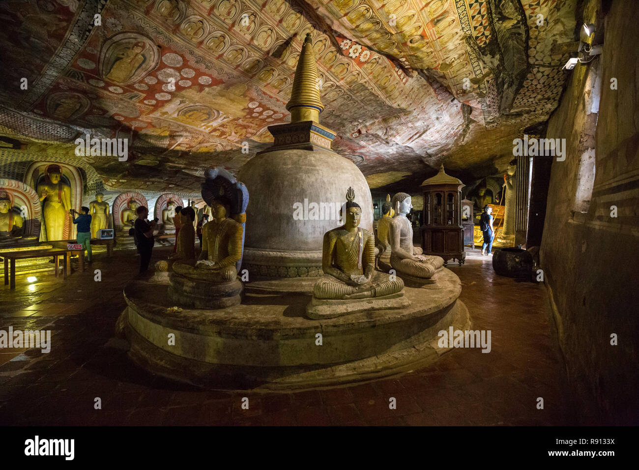 Golden statues inside ancient hi-res stock photography and images - Alamy