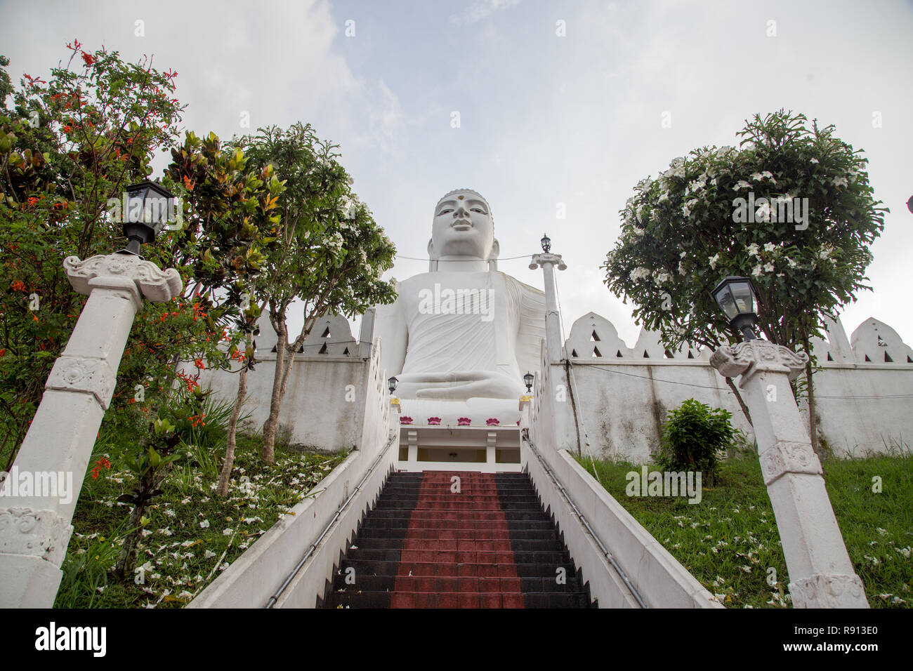 Bahiravokanda vihara buddha hi-res stock photography and images - Alamy
