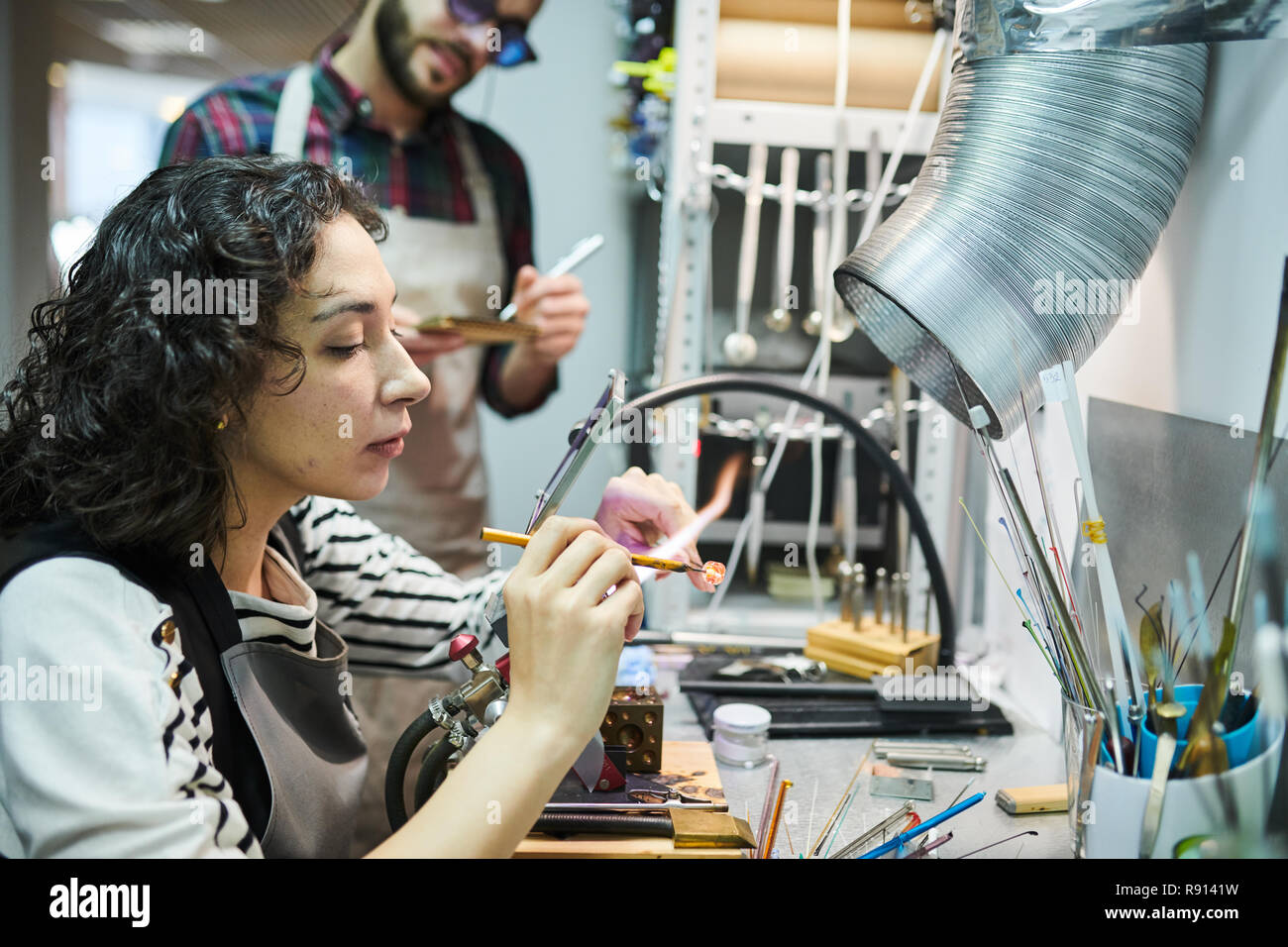 People doing art hi-res stock photography and images - Alamy