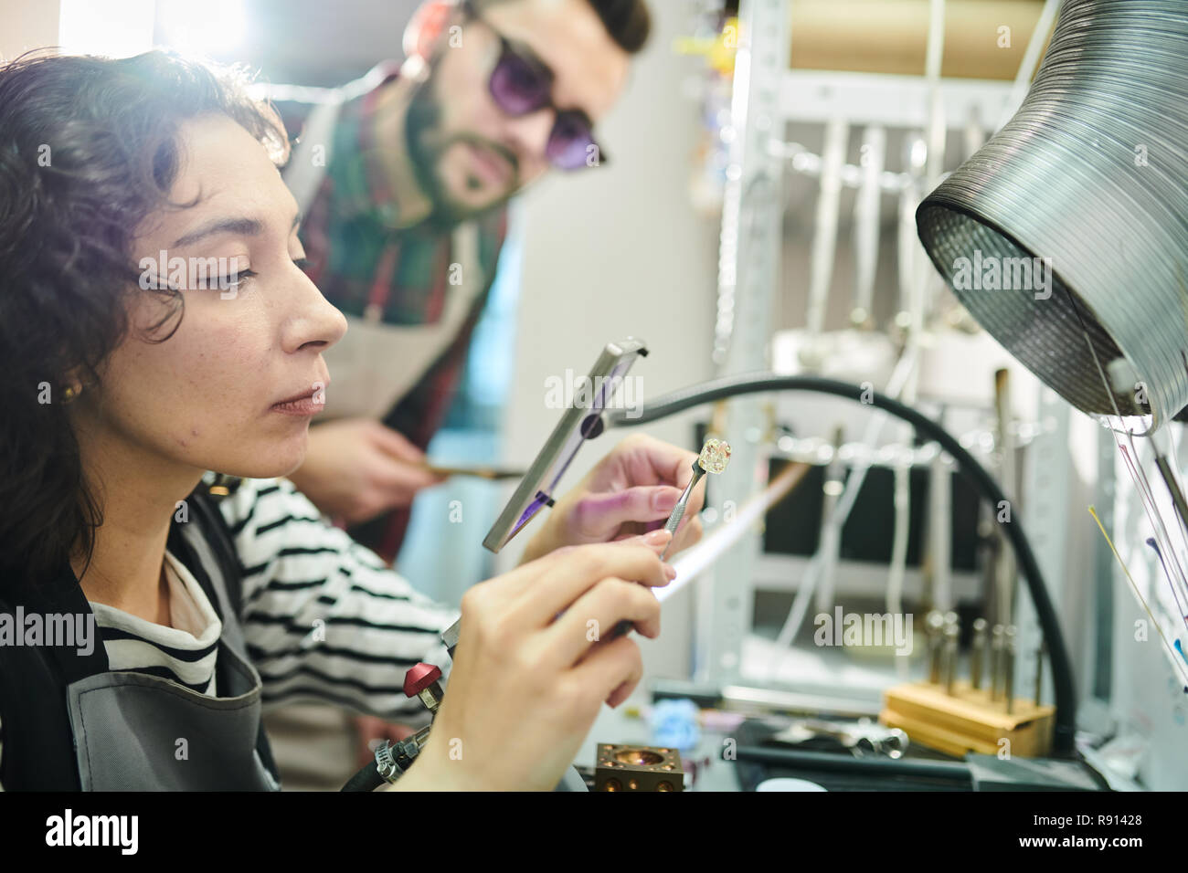 People doing art hi-res stock photography and images - Alamy