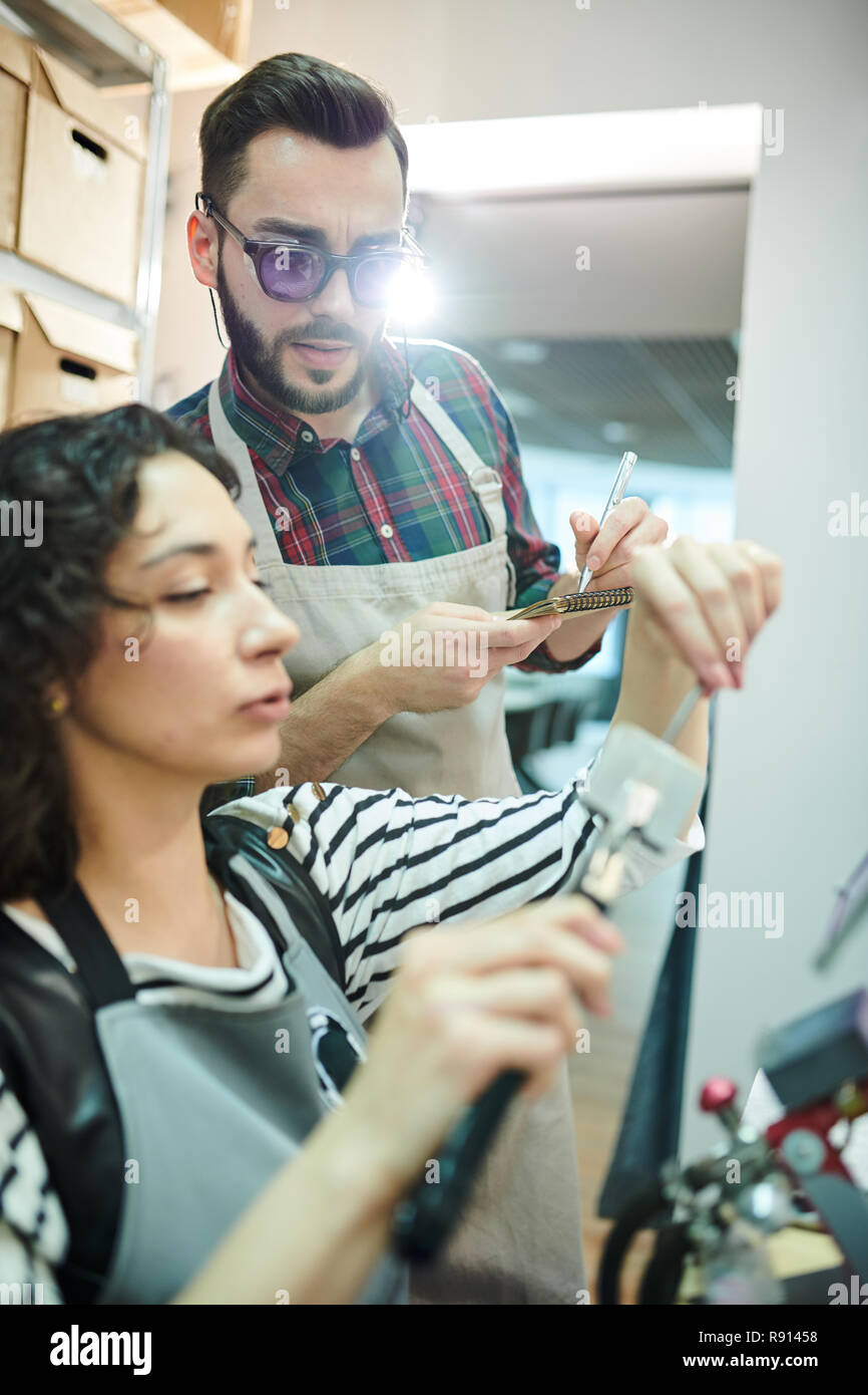 Glassworking hi-res stock photography and images - Alamy