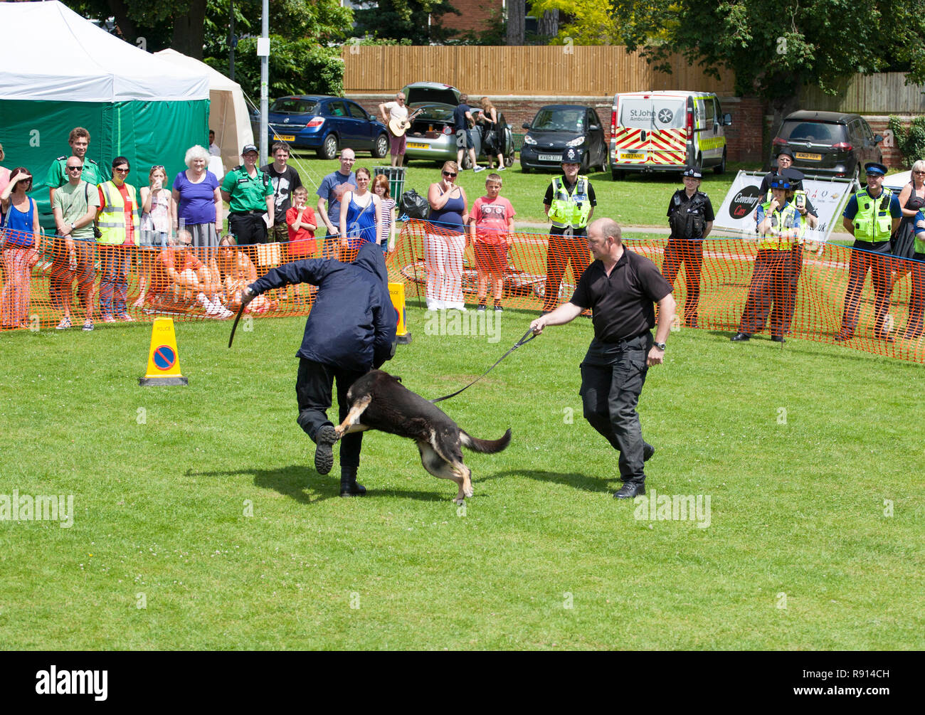 Canine unit hi-res stock photography and images - Alamy