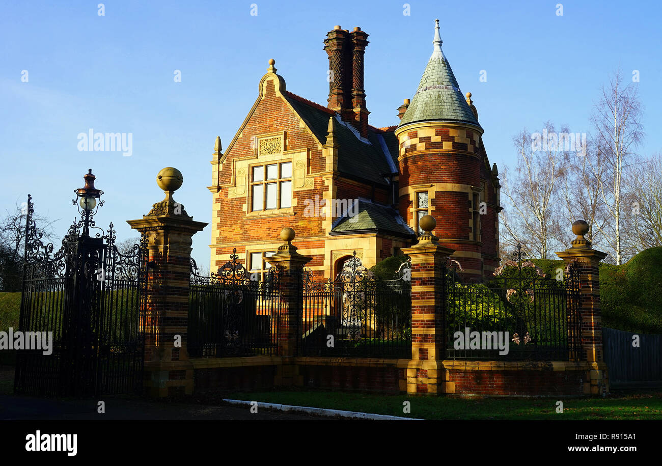 Gothic lodge hi-res stock photography and images - Alamy
