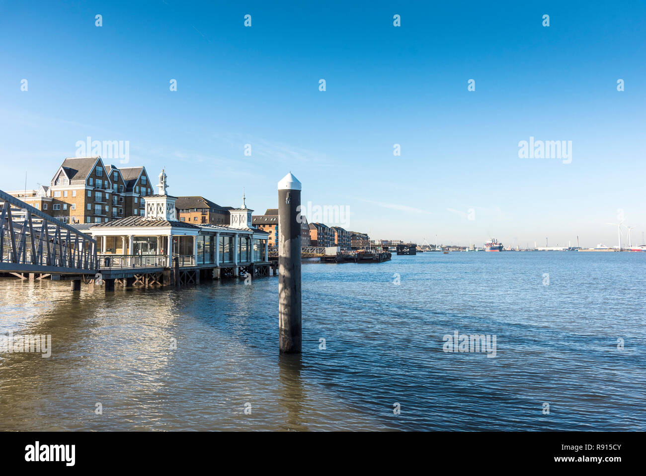 Tilbury Gravesend Ferry. The Gravesend Town Pier Pontoon on the River ...
