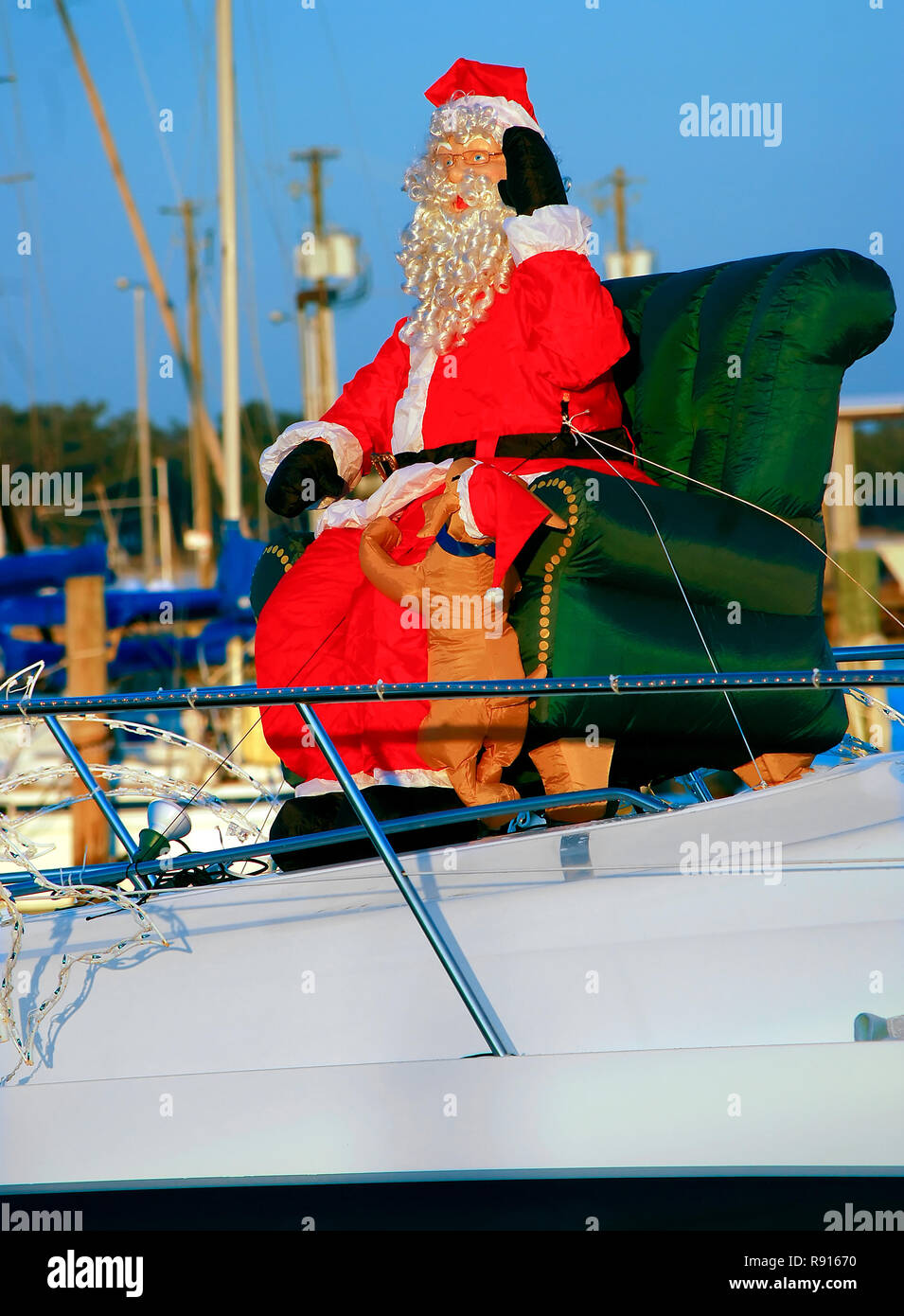 Mechanical santa claus hi-res stock photography and images - Alamy