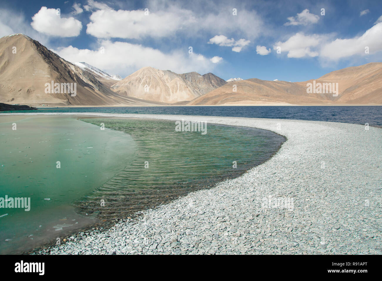 Lago pangong tso hi-res stock photography and images - Alamy