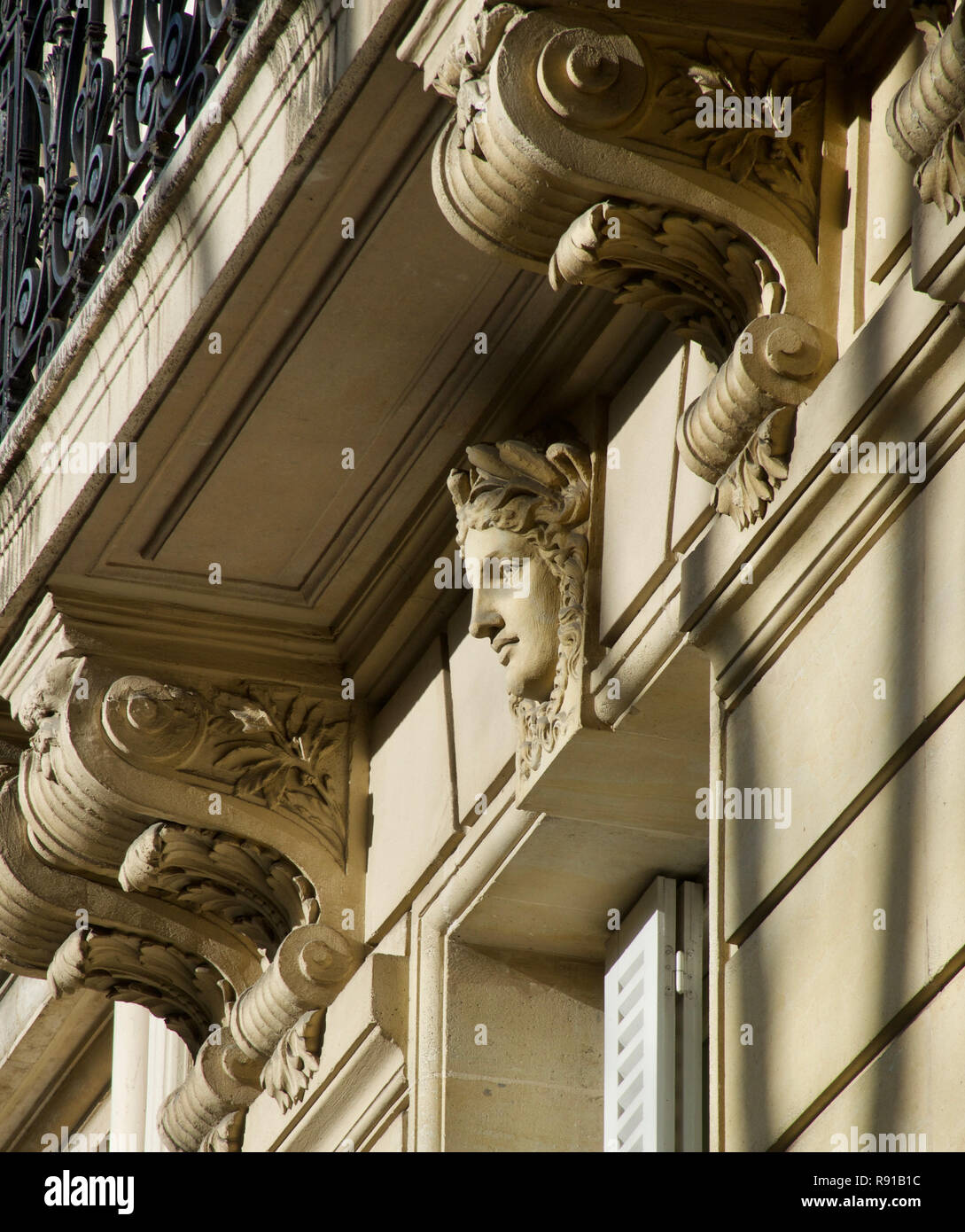 Detail of the column. Snapshot in Paris, France Stock Photo - Alamy