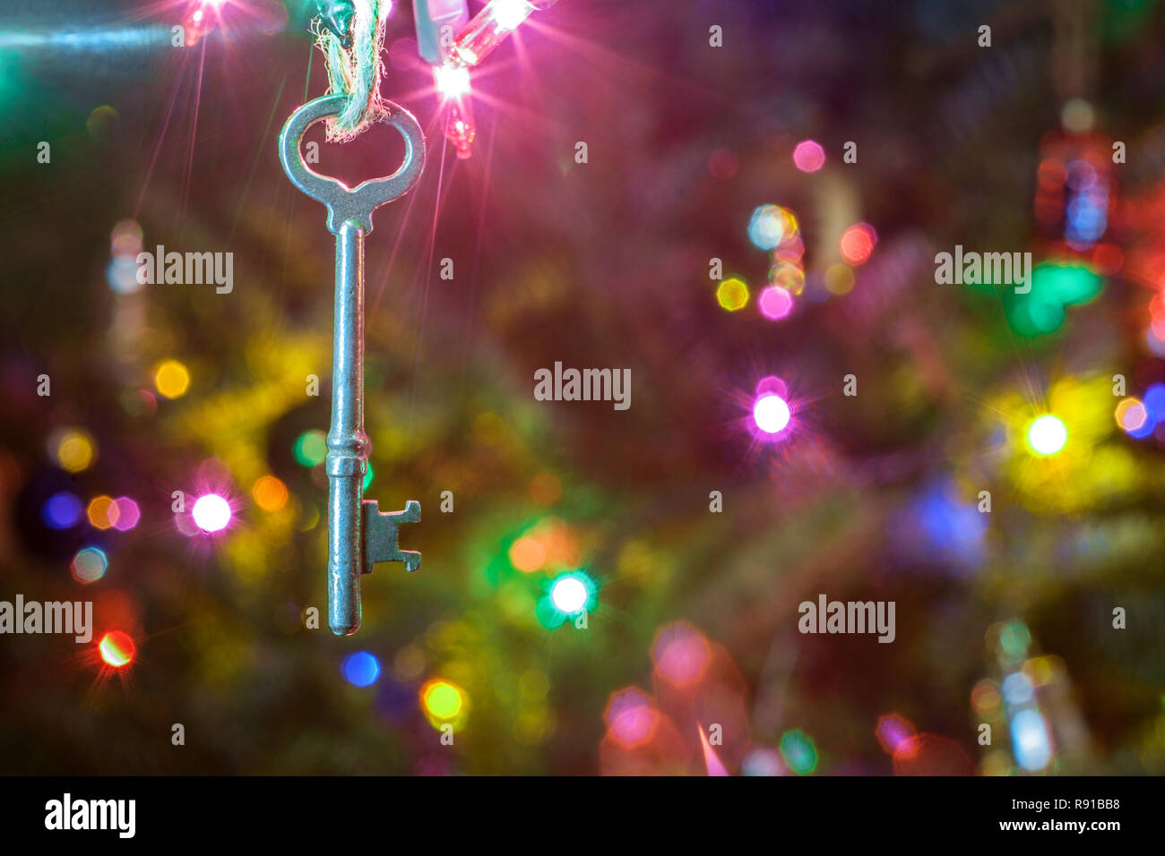 Vintage key hanging on string hi-res stock photography and images - Alamy
