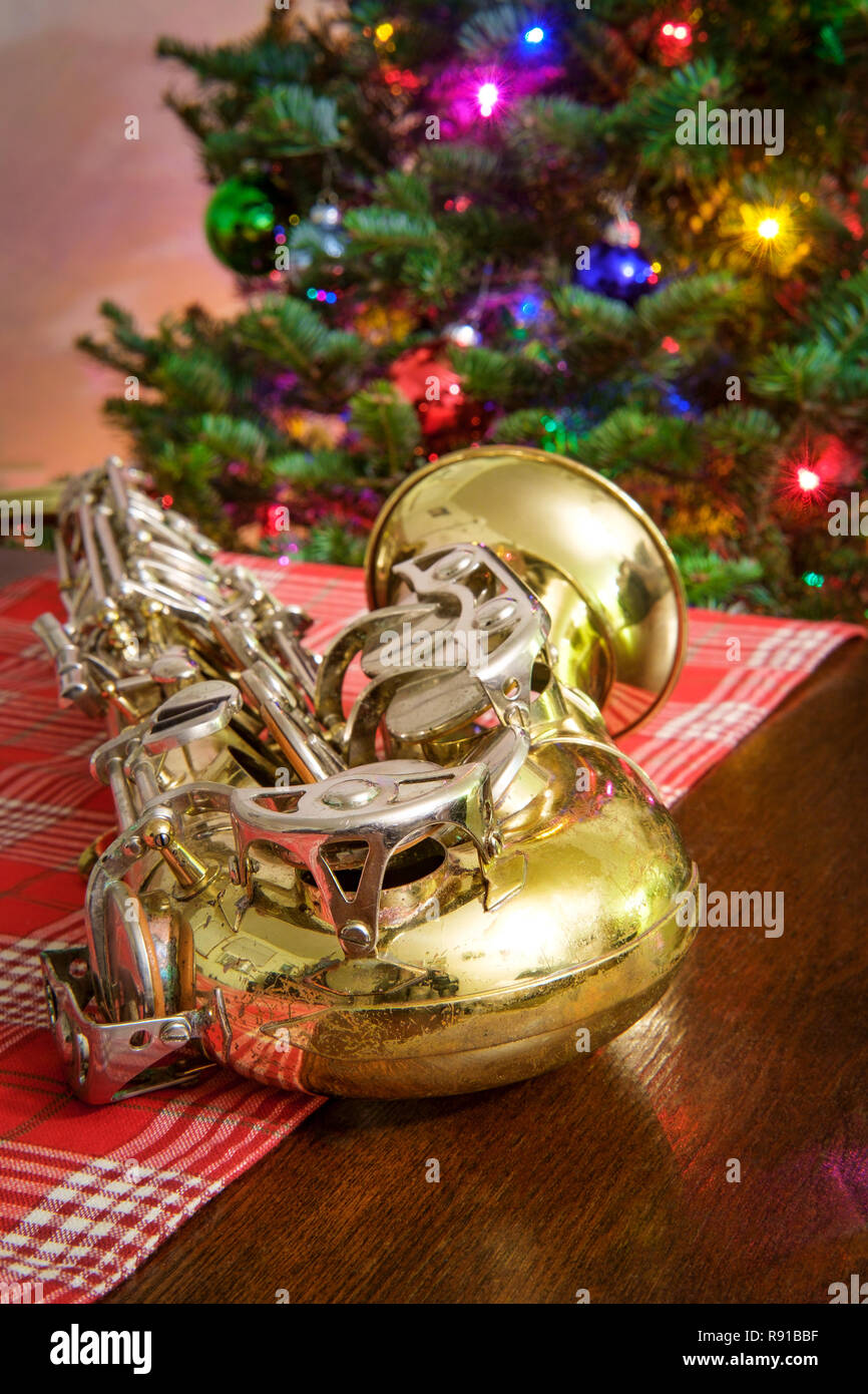 Musical instrument christmas tree ornaments hi-res stock photography ...