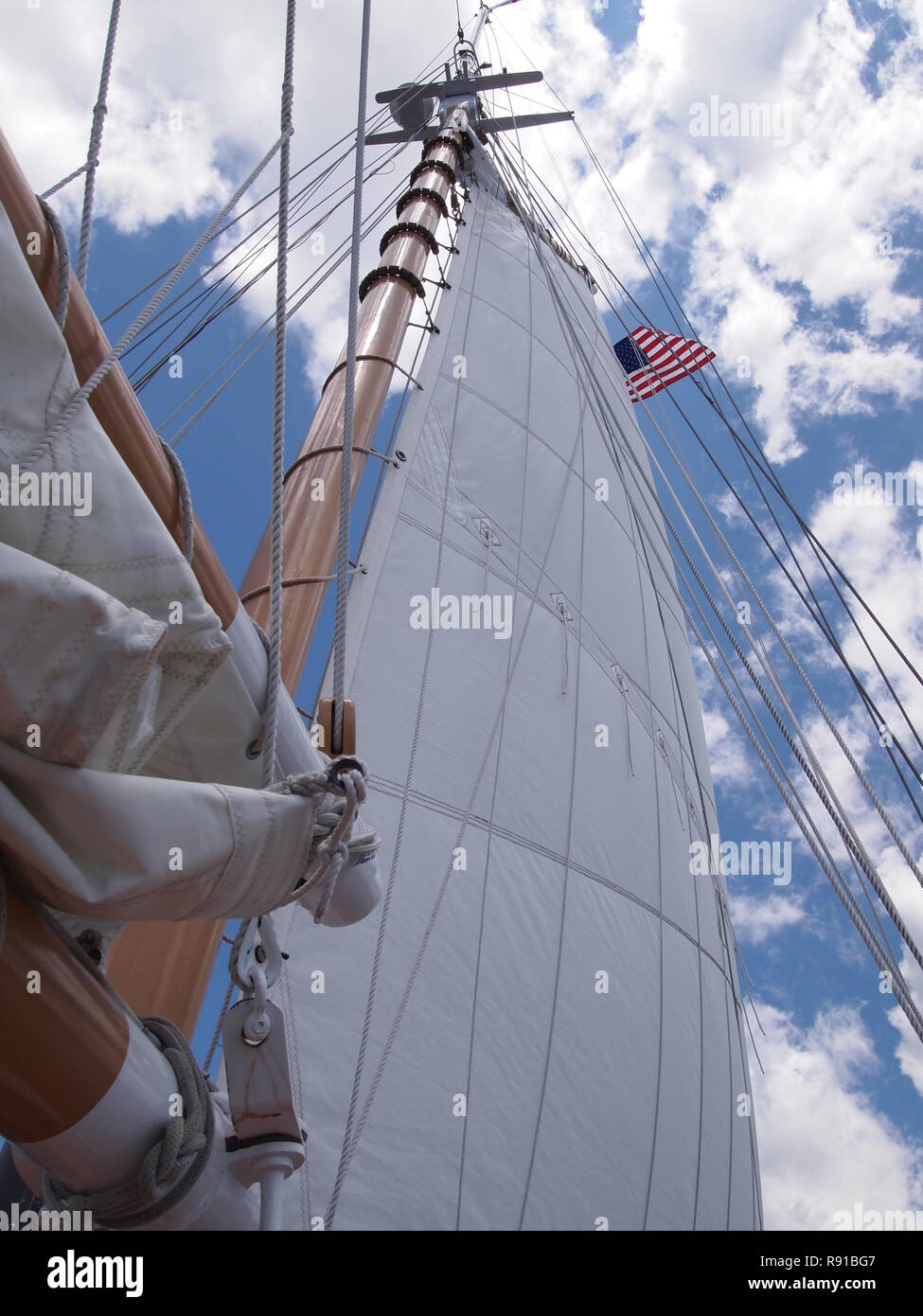 Main mast rigging of old sailing ship hi-res stock photography and ...