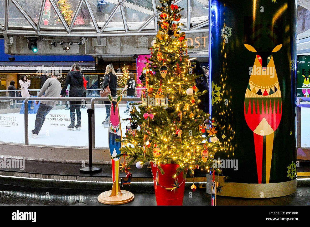 Robson square vancouver hi-res stock photography and images - Alamy