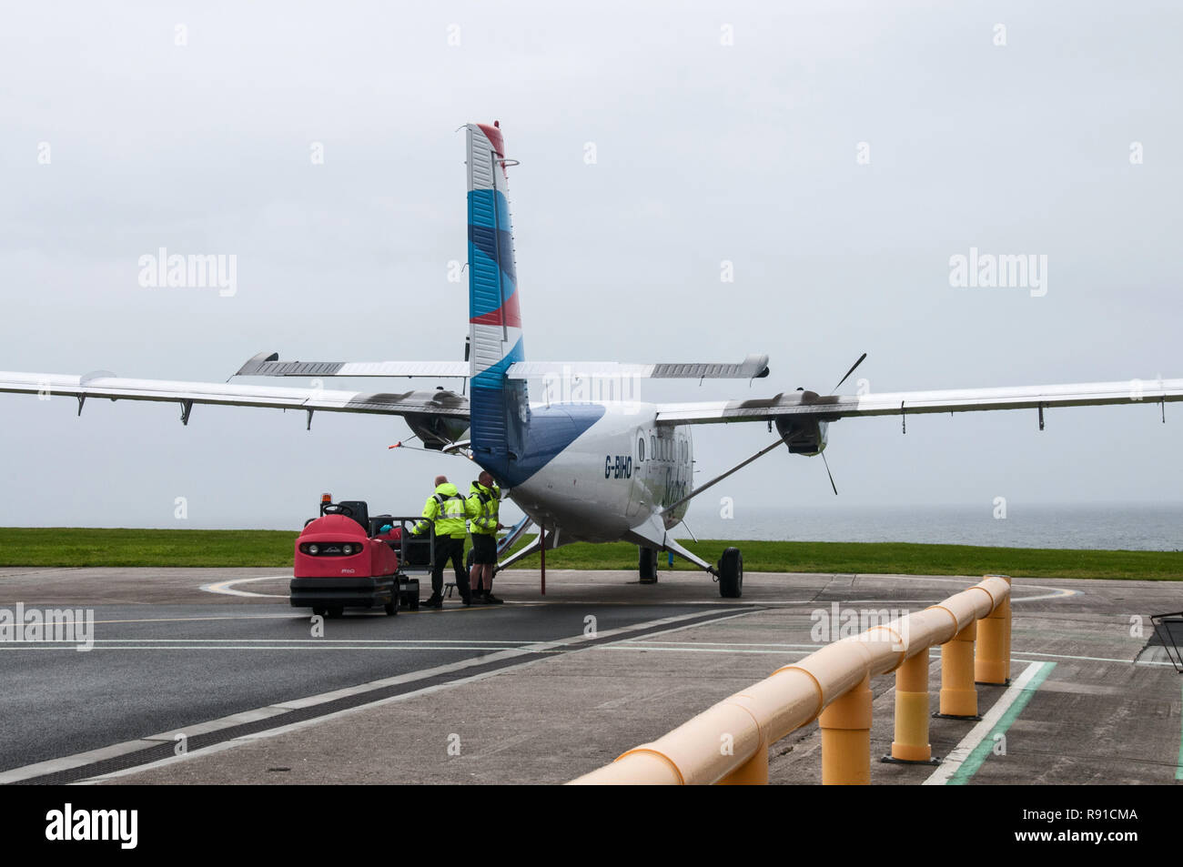 Around the UK- Flying to the Isles of Scilly by Skybus Stock Photo - Alamy