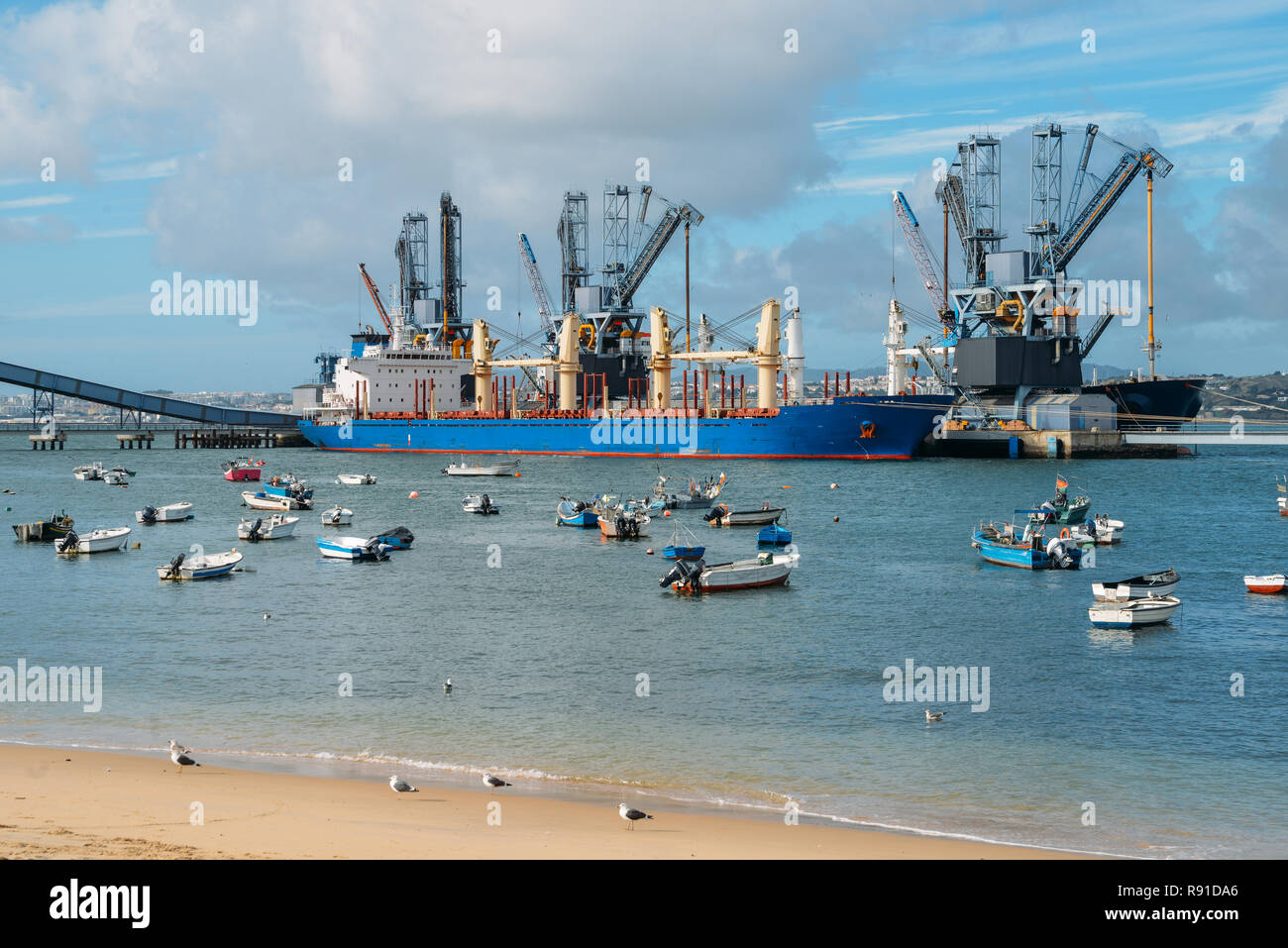 Trafaria grain terminal hi-res stock photography and images - Alamy