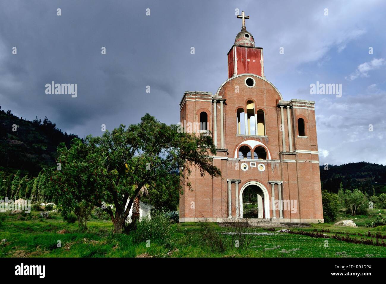 Cathedral - Old Yungay where an earthquake and landslide buried 25,000 ...