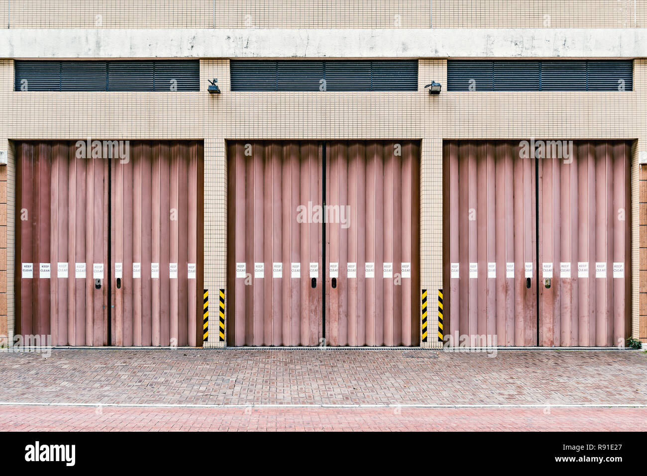 Roller shutter gates hi-res stock photography and images - Alamy