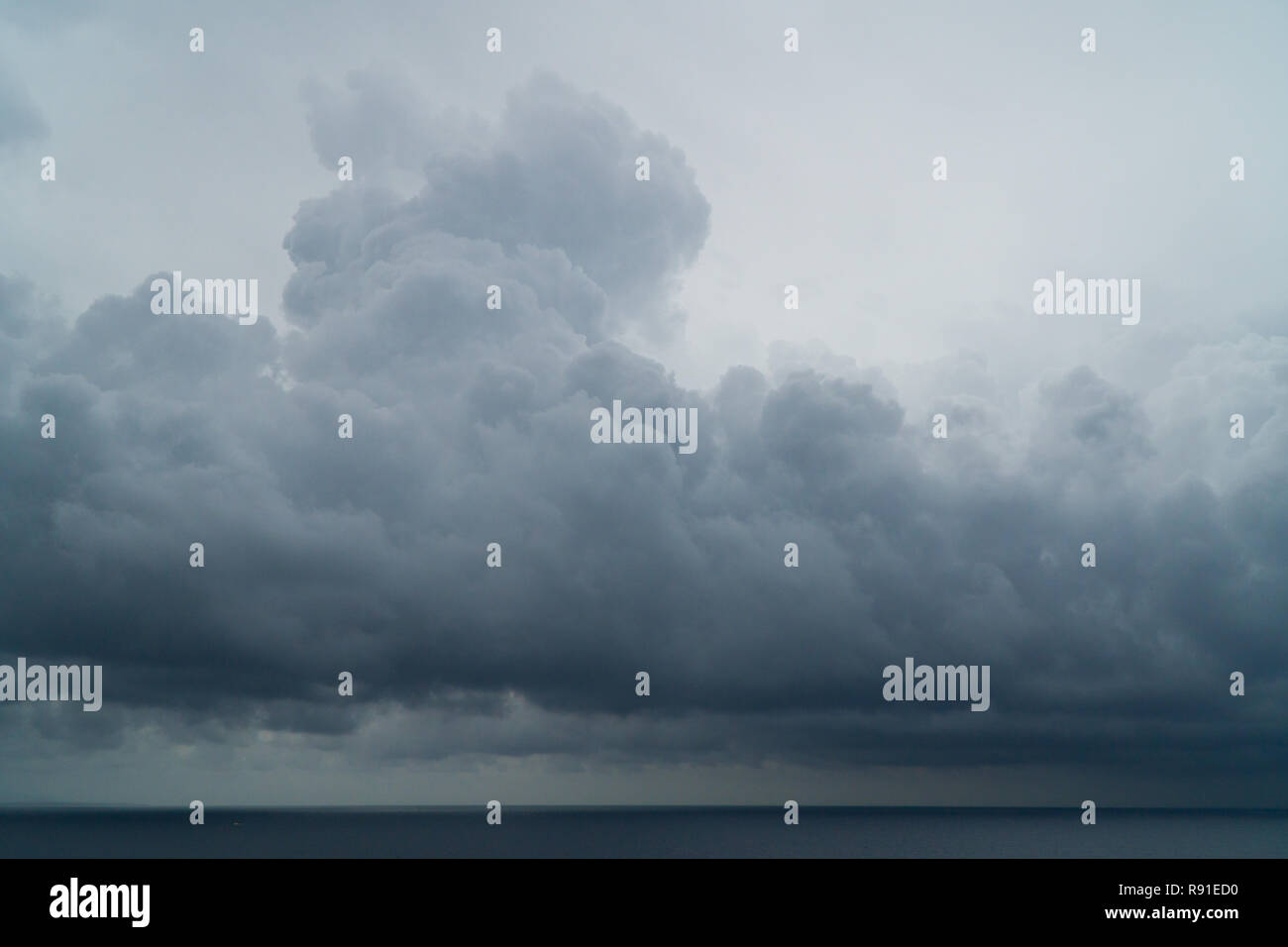 Heavy thunder hi-res stock photography and images - Alamy