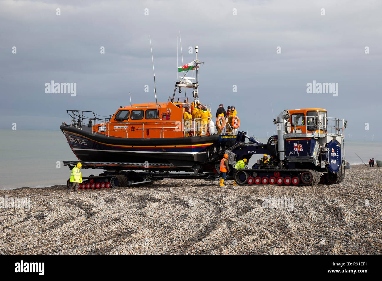 RNLI Shannon Class Lifeboat William F Yates is retrieved from the sea ...