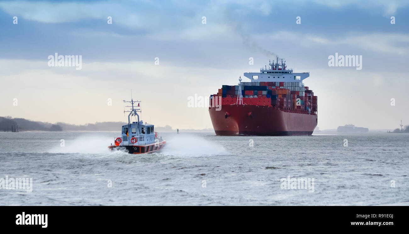 Small container ship hi-res stock photography and images - Alamy