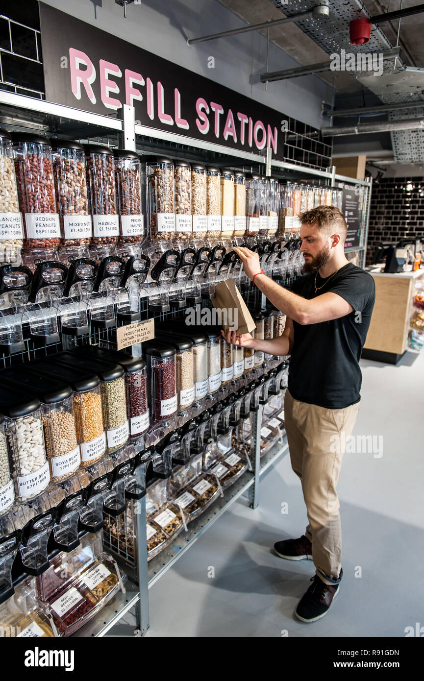 Refill bag hi-res stock photography and images - Alamy