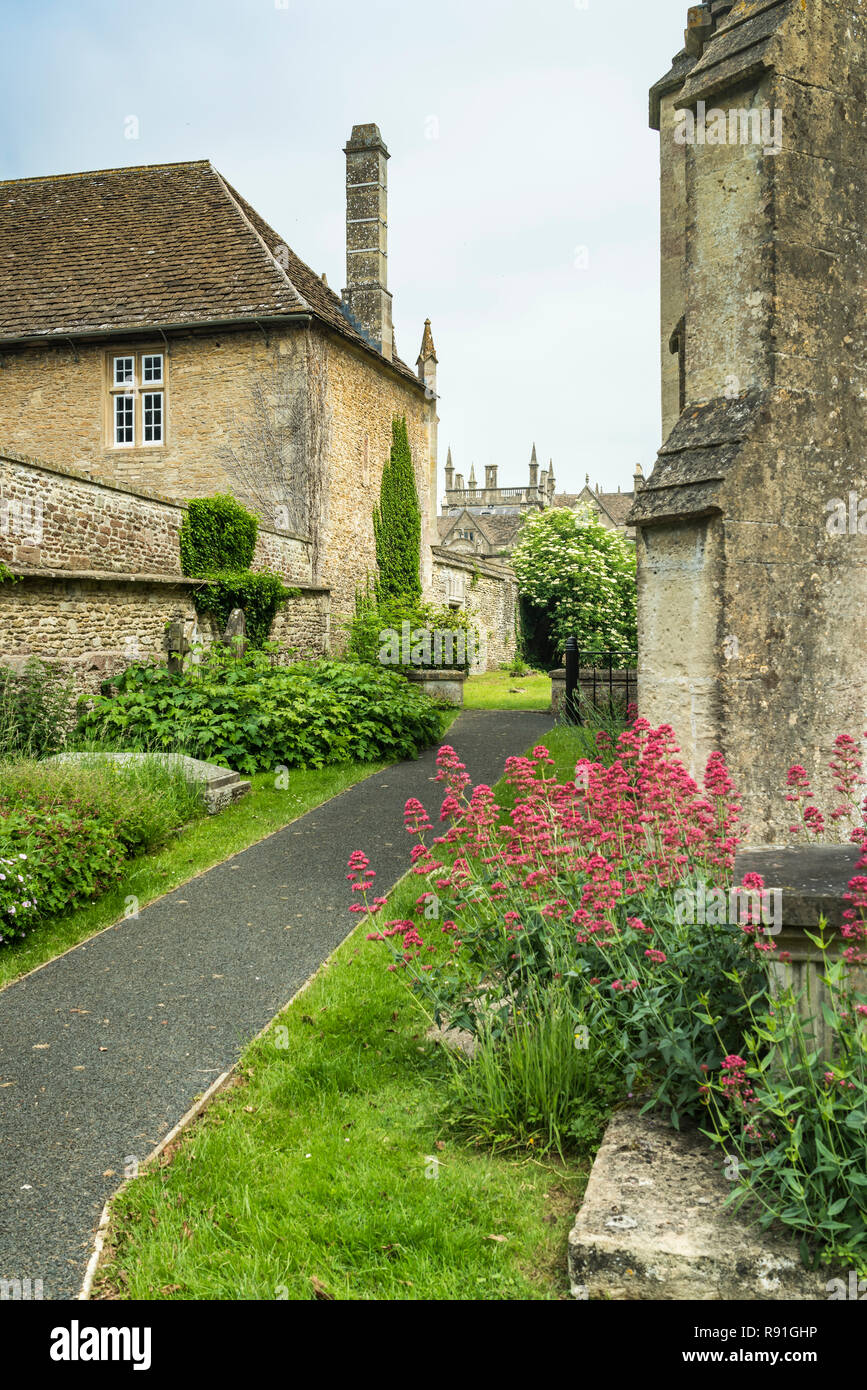 Village lane with buildings hi-res stock photography and images - Alamy