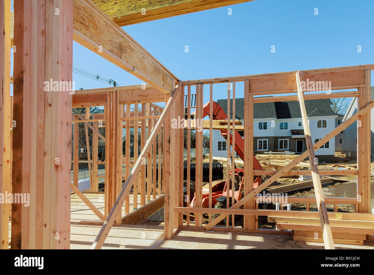 Wood building frame multi family hi-res stock photography and images ...