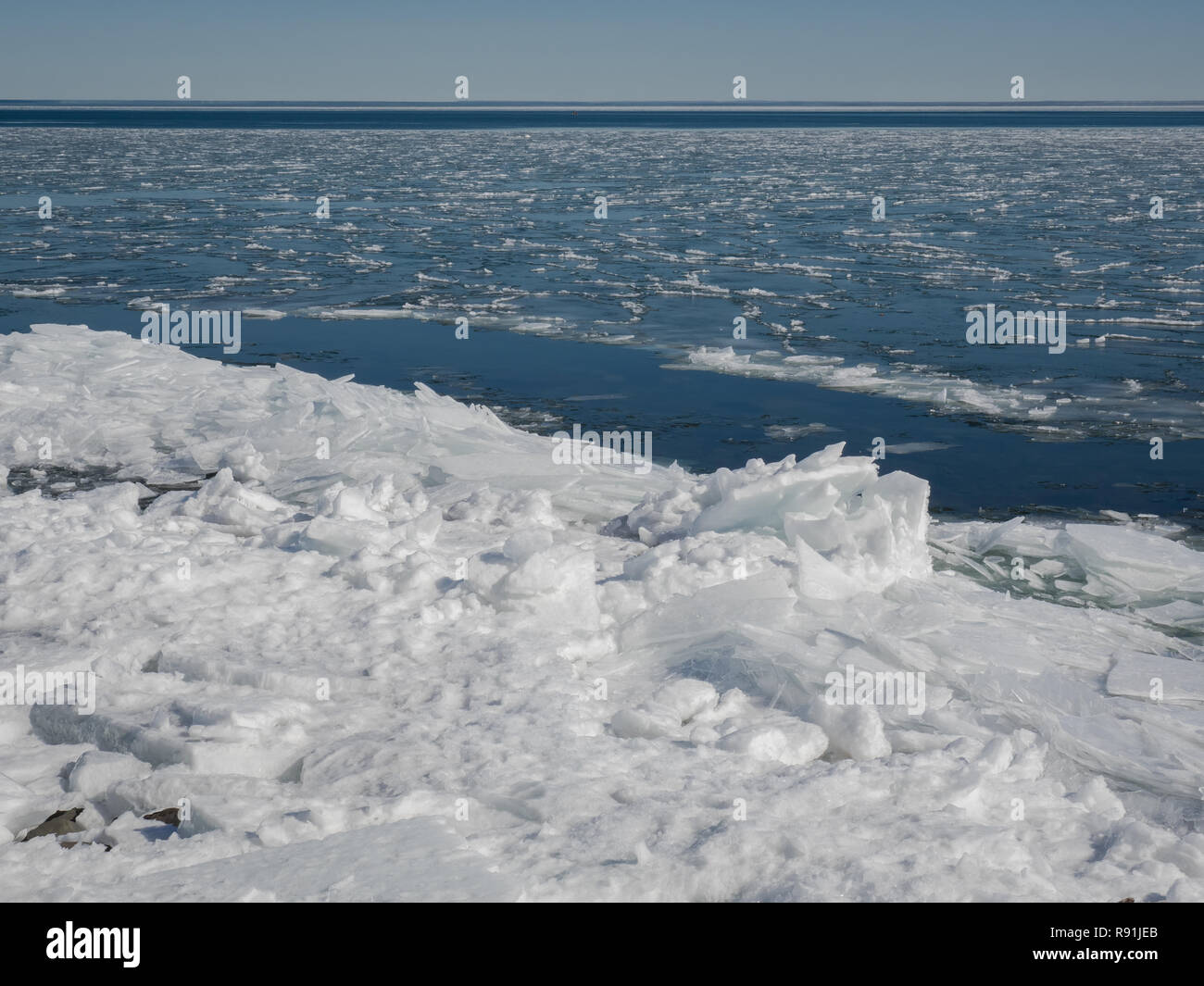 Sheet of floating ice hi-res stock photography and images - Alamy