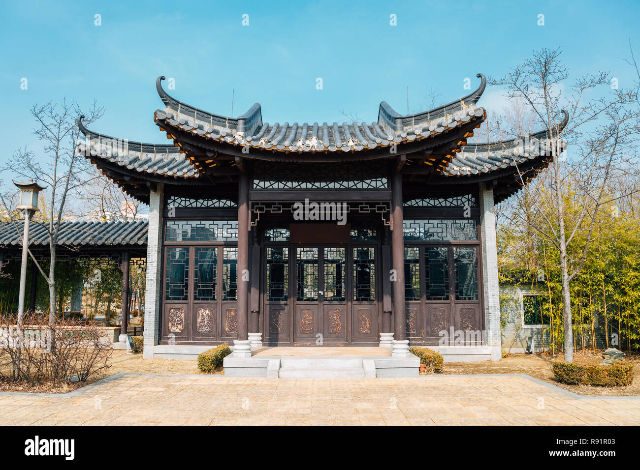 Chinese pavilion roof design hi-res stock photography and images - Alamy