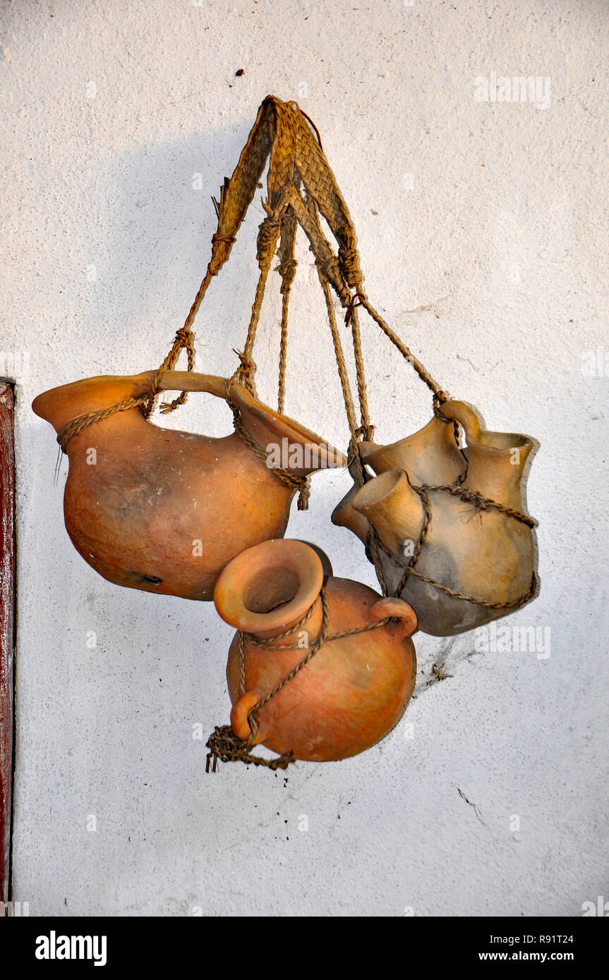 Hand made pottery hi-res stock photography and images - Alamy