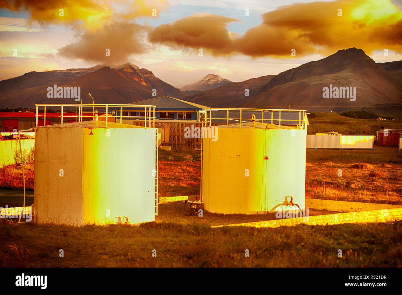 Oil tank dawn hi-res stock photography and images - Alamy