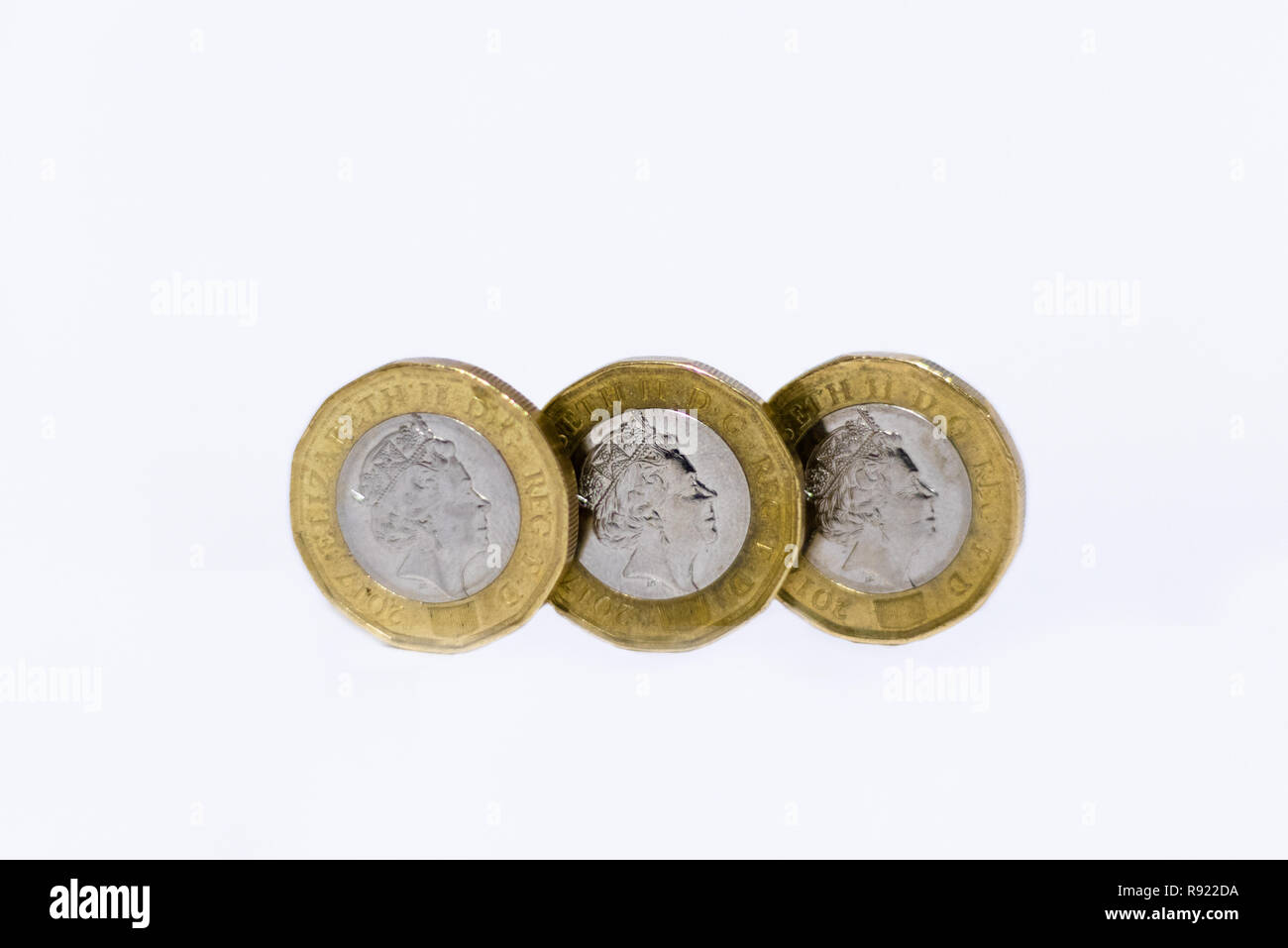 Stacks of new pound coins hi-res stock photography and images - Alamy