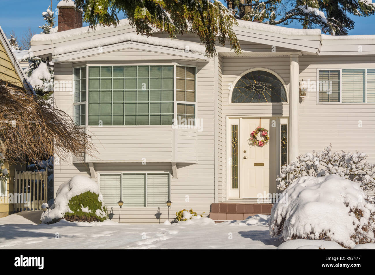 Typical american house hi-res stock photography and images - Alamy